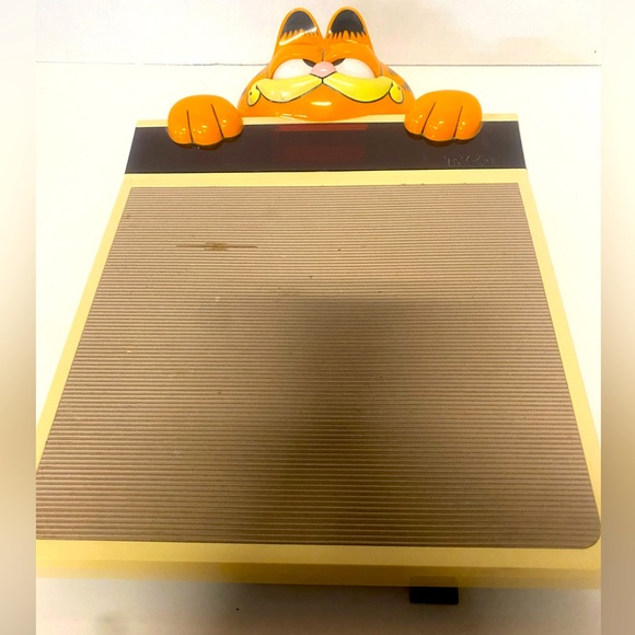 Accents | Vintage Tyco Garfield The Cat Electronic Fitness Scale Been ...